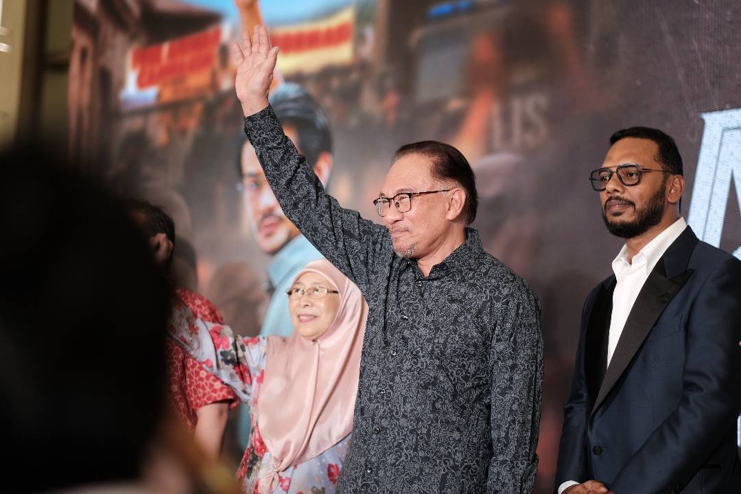 TAYANGAN PERDANA FILEM 'ANWAR - THE UNTOLD STORY' DISAMBUT MERIAH ...